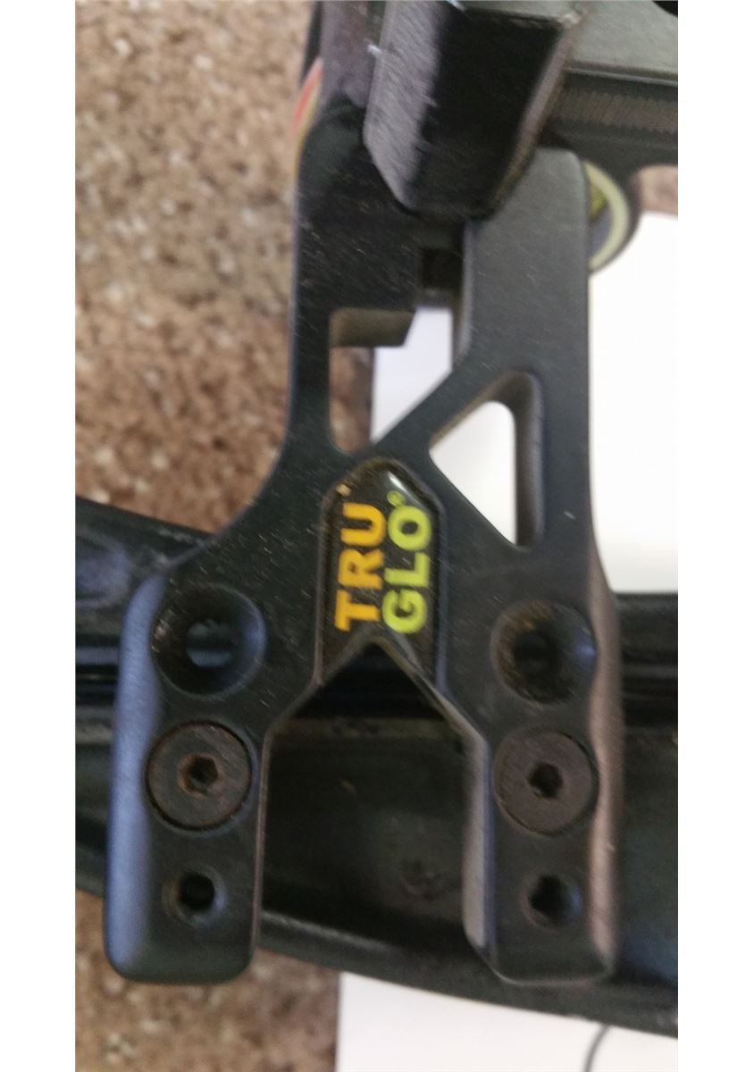 ONEIDA STRIKE EAGLE COMPOUND BOW