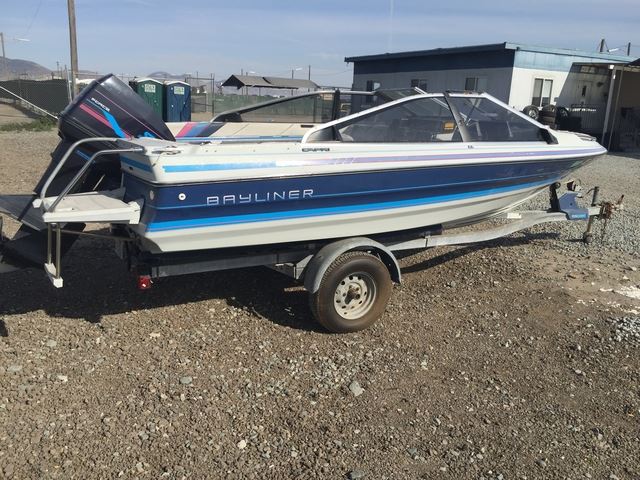 89 BAYLINER CAPRI - T