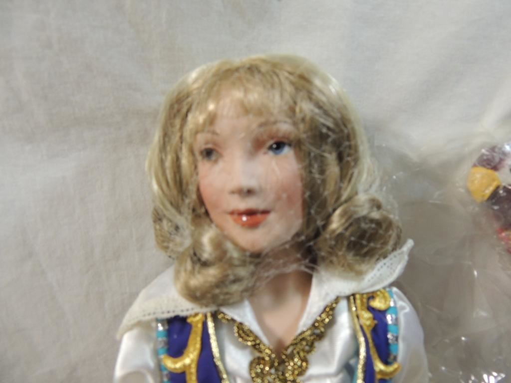 PARADISE GALLERIES LONG JEANNE SILVER DOLL