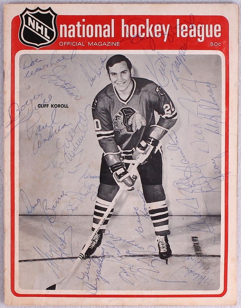 1970-71 Chicago Blackhawks Program Team Signed by (23) with Bobby Hull ...
