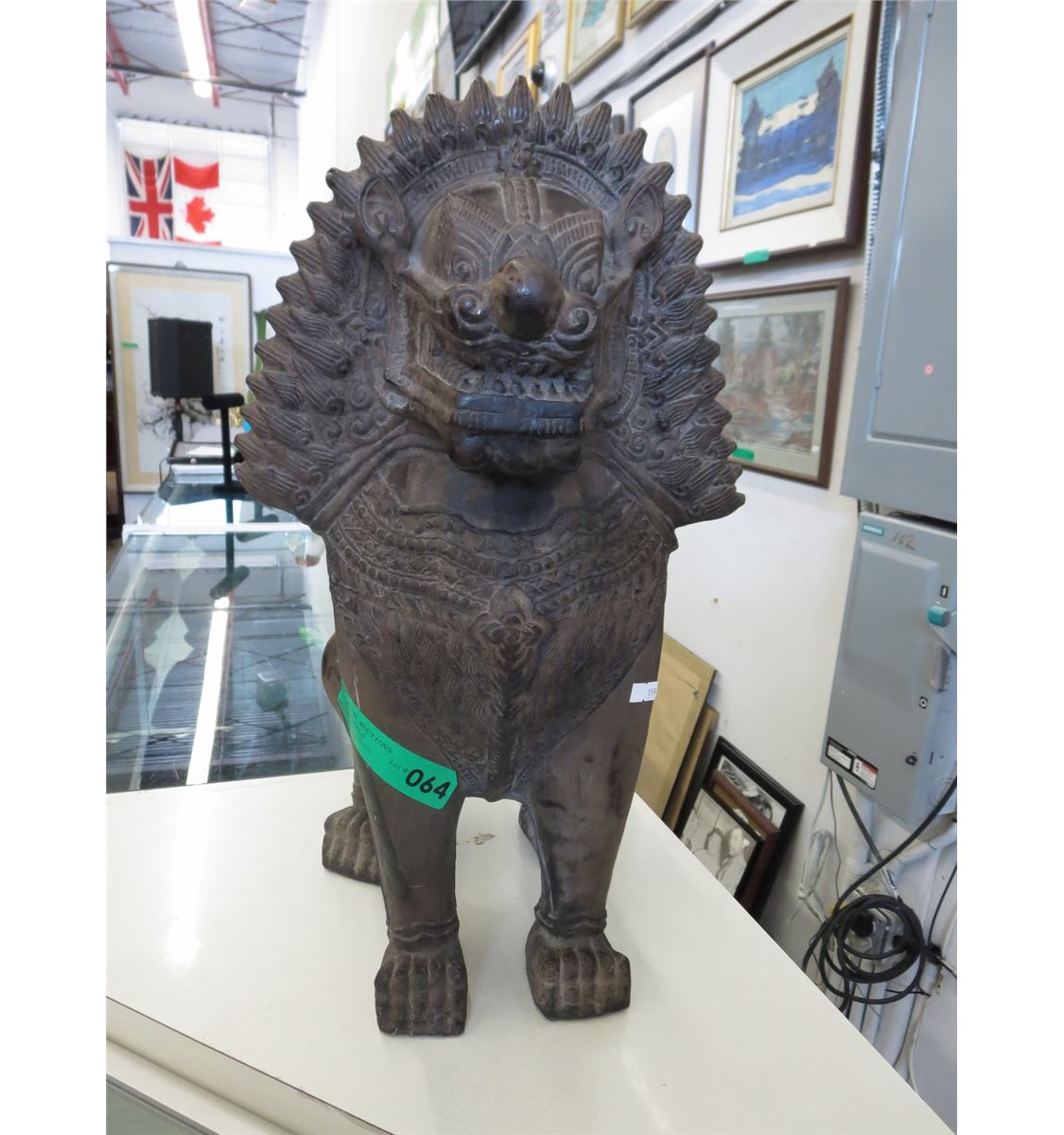 Austin Productions Foo dog statue - Art Pottery