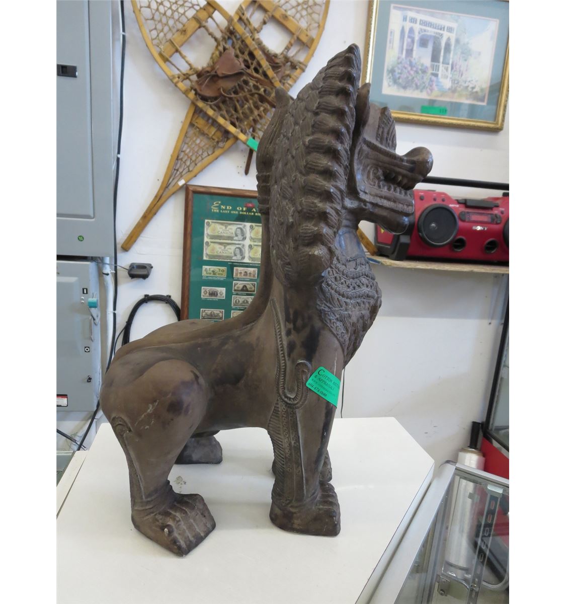 Austin Productions Foo dog statue - Art Pottery