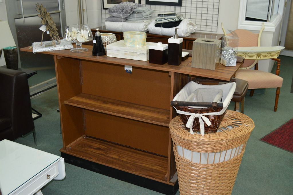 Selection of show home decor items including bathroom vanity pieces ...