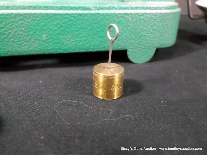 RCBS 10-10 POWDER GRAIN SCALE BY OHAUS