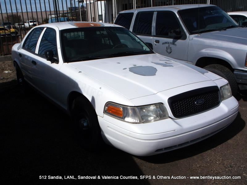 2004 FORD CROWN VICTORIA ~ 120,716 MILES VIN: 2FAFP71W04X119553, SEDAN ...