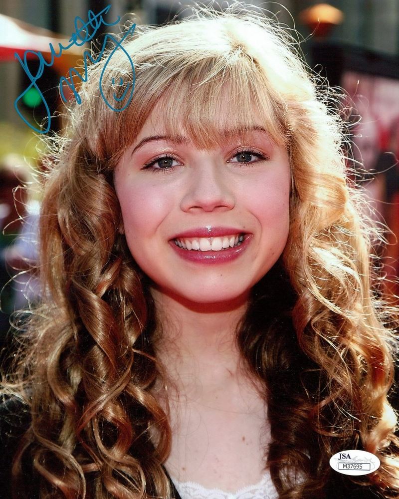 Jennette McCurdy Signed 8x10 Photo (JSA)