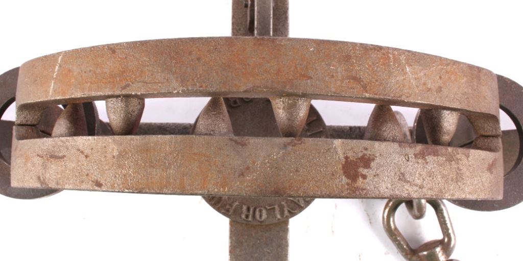 F C Taylor Fur Co Little Grizzly Bear Trap No 15