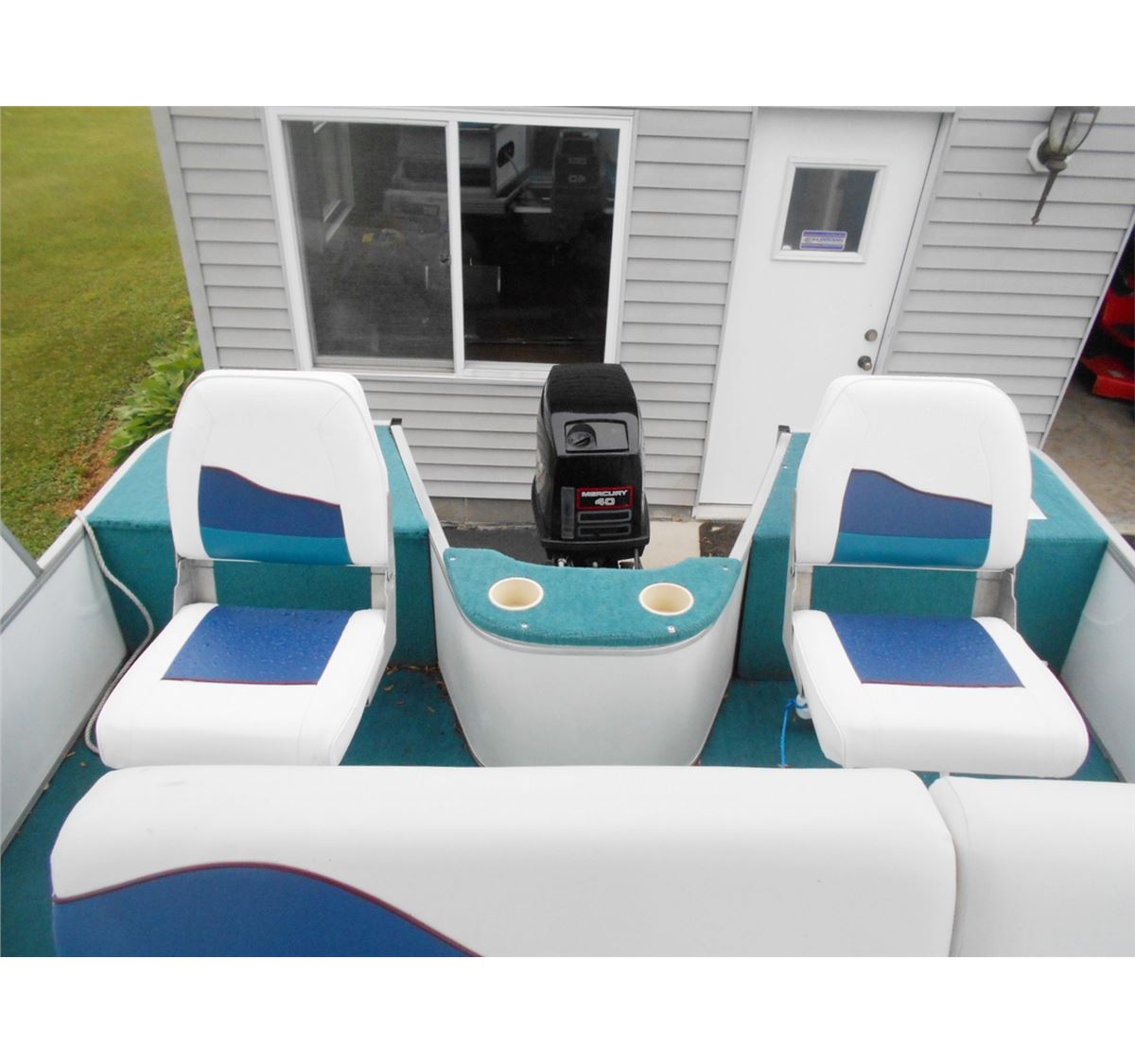 19 Ft. Spectrum pontoon boat w/ Loadrite trailer