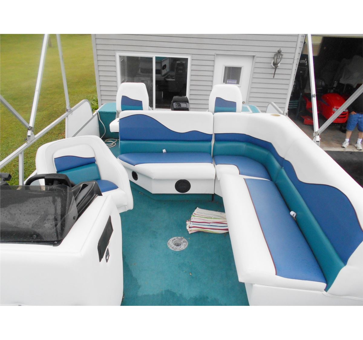 19 Ft. Spectrum pontoon boat w/ Loadrite trailer