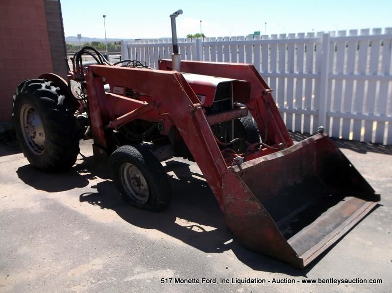 MASSEY FERGUSON 245 W/ FRONT END LOADER MF236 W/ 3 POINT LIFT, 1 ...
