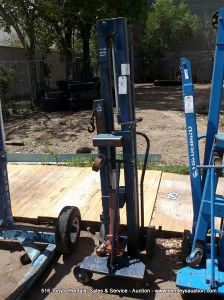BLUE BIRD ENGINE HOIST
