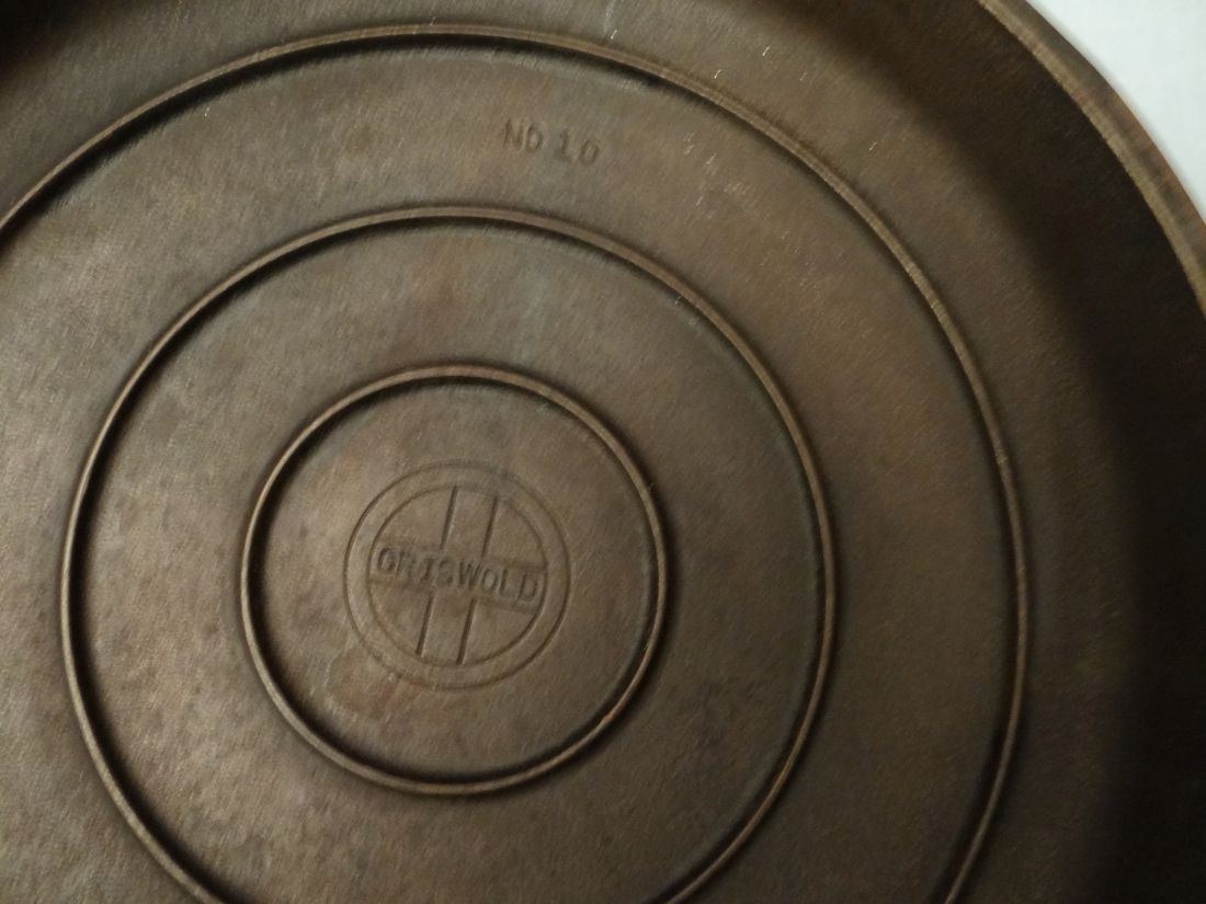 Griswold #10 self-basting lid