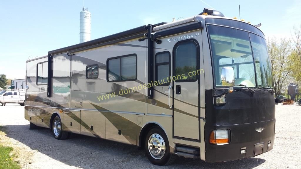 2005 Freightliner Discovery Fleetwood Motorhome