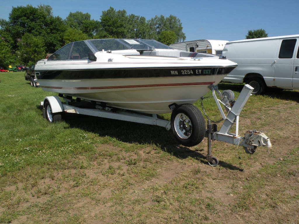 1986 Bayliner Capri w/trailer SN#-BL1C84CX1586