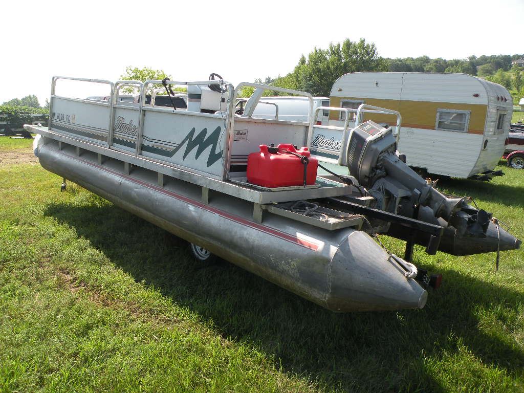 1984 Madsen pontoon w/2004 Karavan trailer SN#-JEM200230484