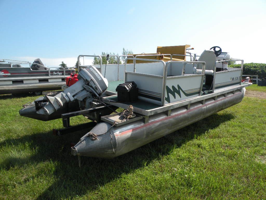 1984 Madsen pontoon w/2004 Karavan trailer SN#-JEM200230484