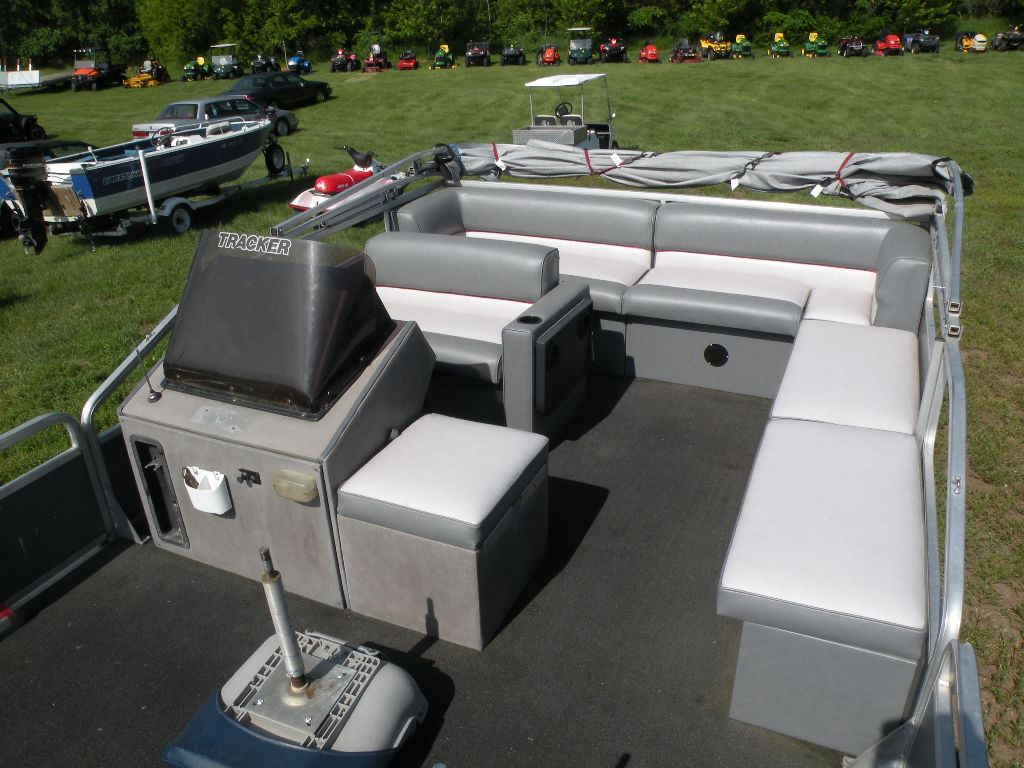 1989 Sun Tracker 18 ft pontoon w/trailer SN#-BUJ52964A989