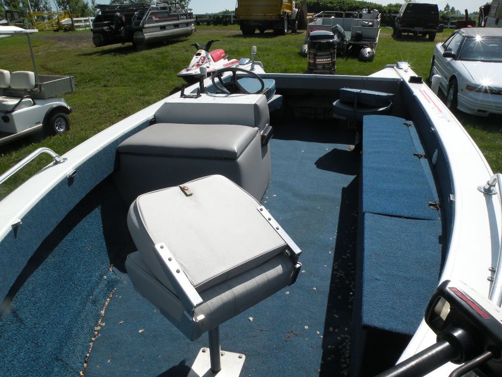 1978 Crestliner 16 ft boat w/trailer SN#-CRL77894M78H