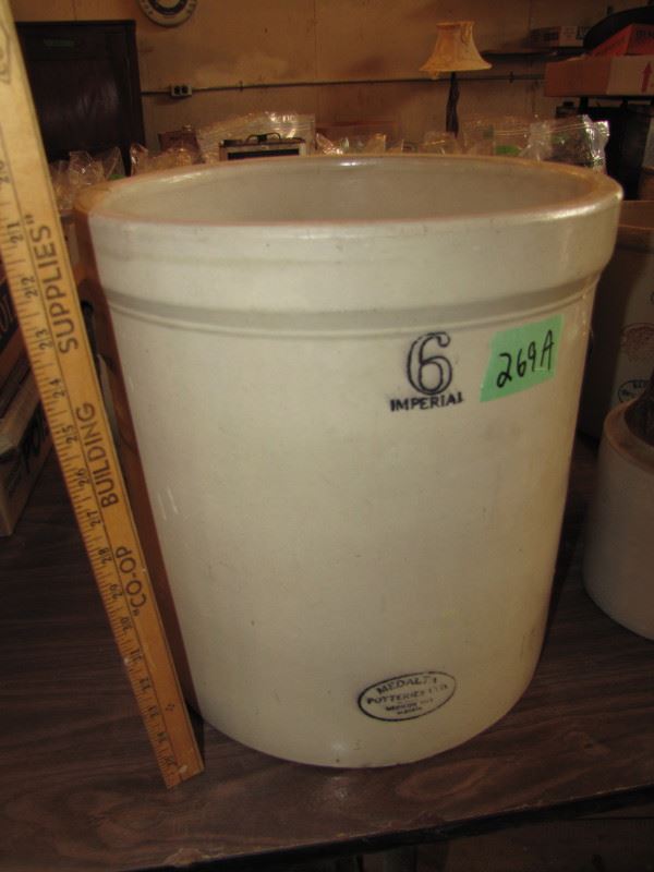 6 gallon Medalta Crock w/ wire handles