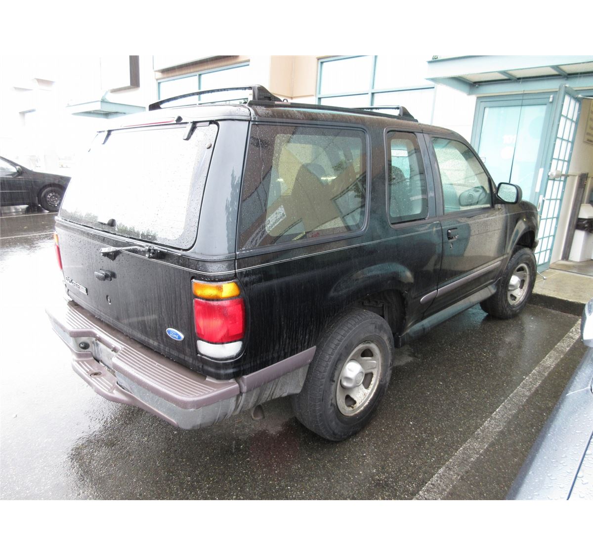 1995 Ford Explorer XL - Manual Transmission