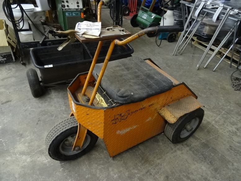 Lester Warehouse Trike Scooter