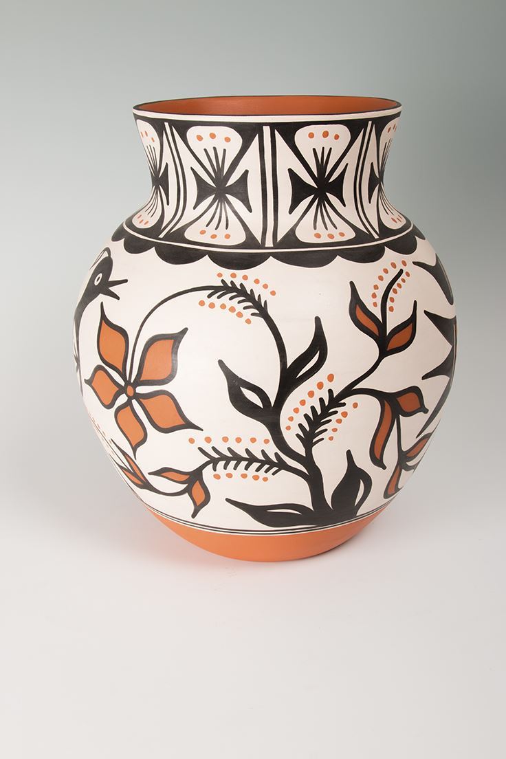 Santo Domingo Pueblo Jar by Thomas Tenorio, 13 ½" x 12"
