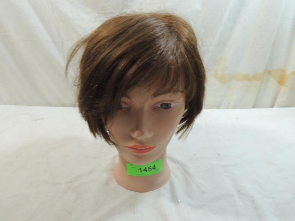PIVOT POINT MANNEQUIN HEAD
