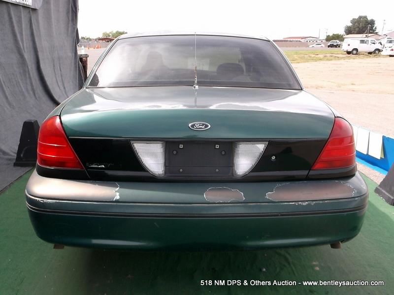 2000 FORD CROWN VICTORIA ~ 105,852 MILES VIN: 2FAFP71W0YX197949, GREEN ...