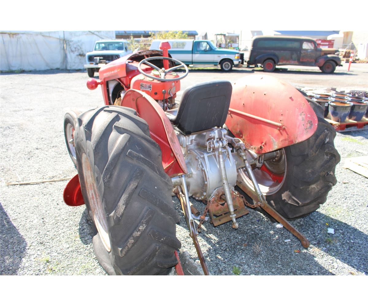 Massey Ferguson 35 Diesel Deluxe Tractor