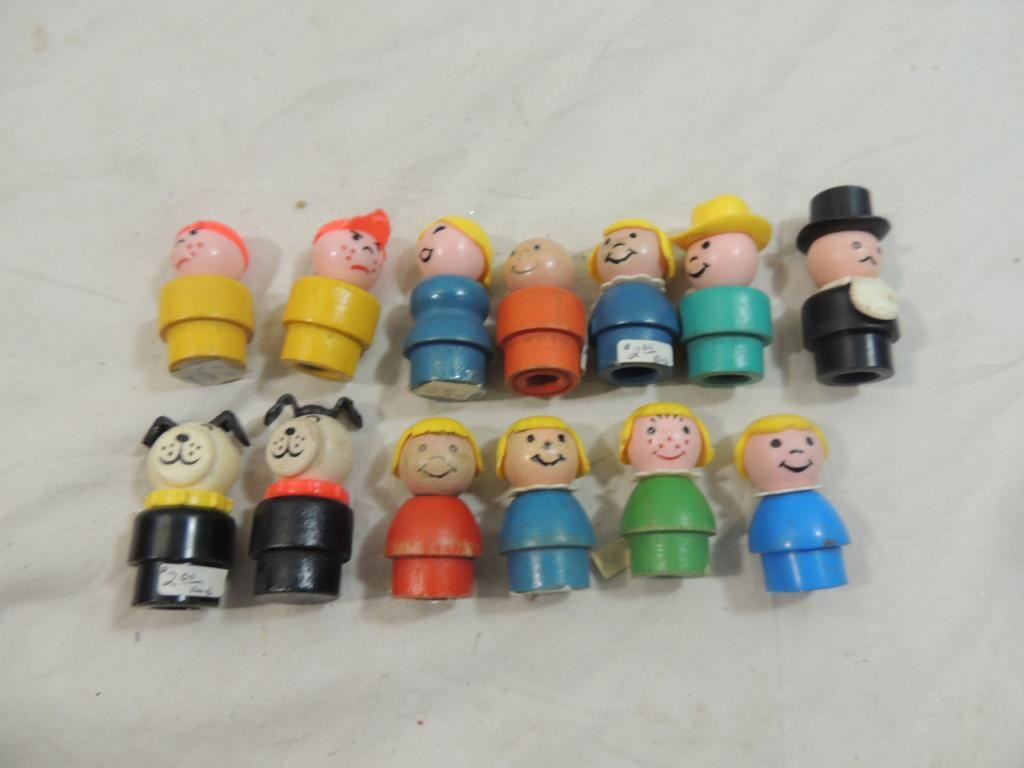 LOT 13 WOODEN VINTAGE PEG PEOPLE