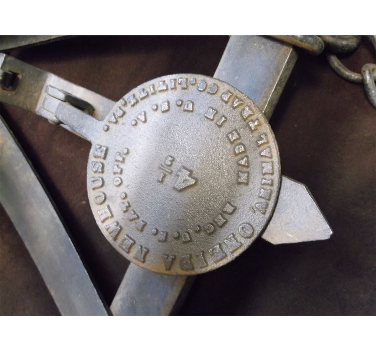 Oneida Newhouse 4 1/2 Wolf Trap With Grapple