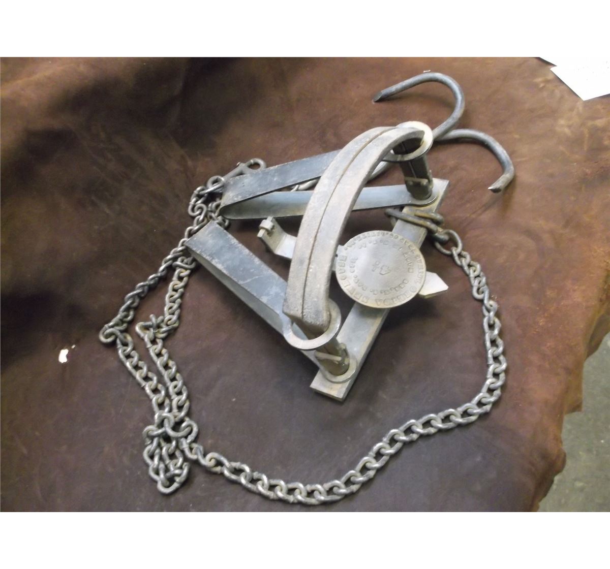 Oneida Newhouse 4 1/2 Wolf Trap With Grapple