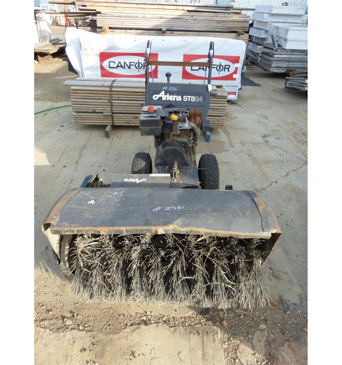 ARIENS ST824 SWEEPER