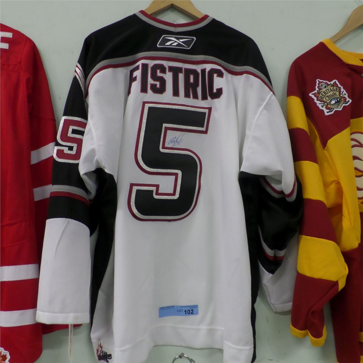 SIGNED VANCOUVER GIANTS FISTRIC JERSEY