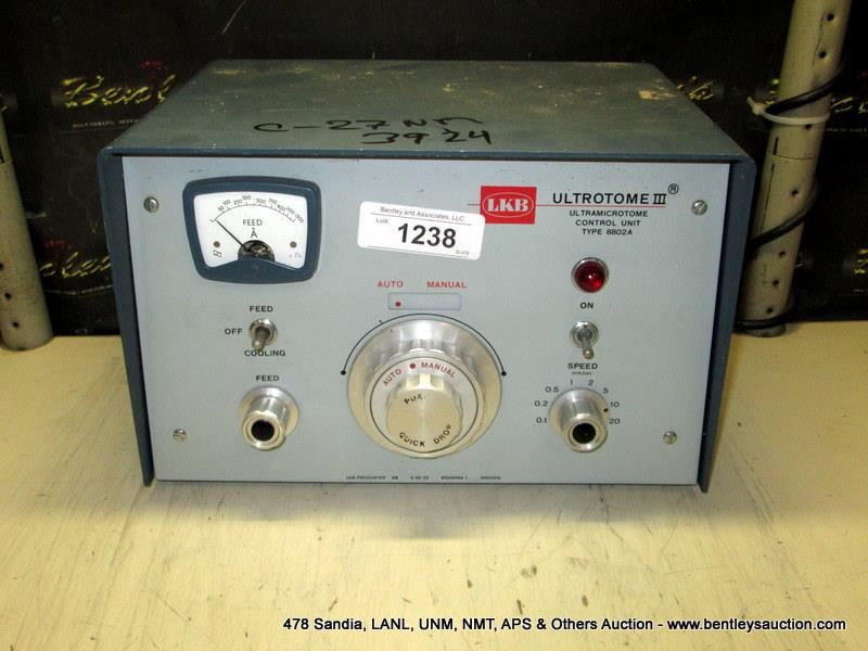 LKB ULTRATOME III ULTRAMICROTOME CONTROL UNIT 8802A (print sequence:) 3924