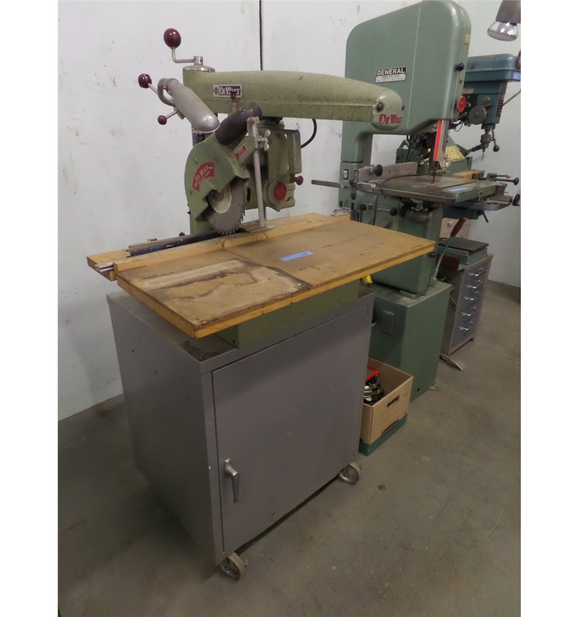 DEWALT RADIAL ARM SAW