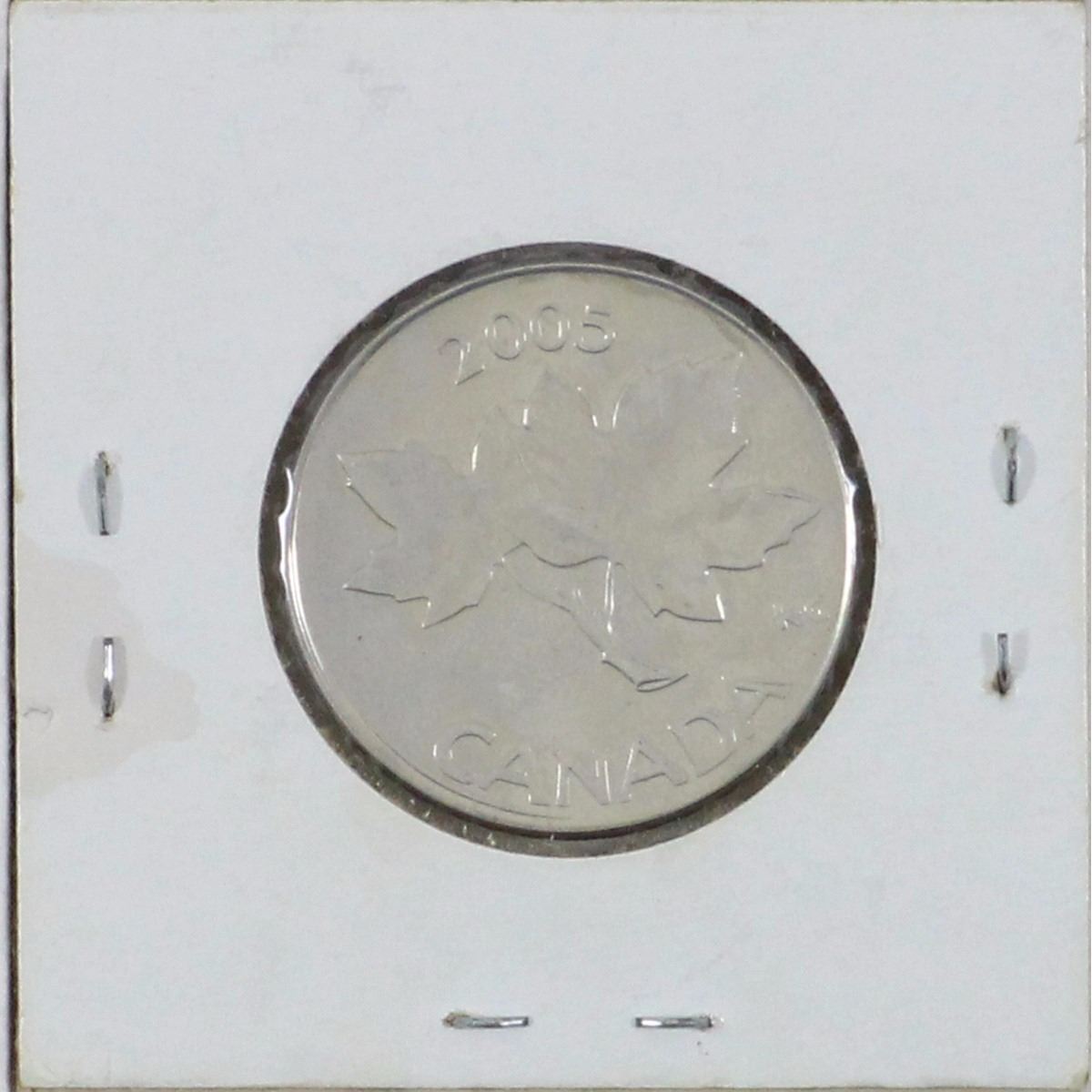 2005 Royal Canadian Mint Token with maple Leaves depicted. Diameter 26mm