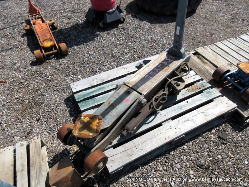 WALKER 10-TON AIR/HYDRAULIC FLOOR JACK (print sequence:) FA65744