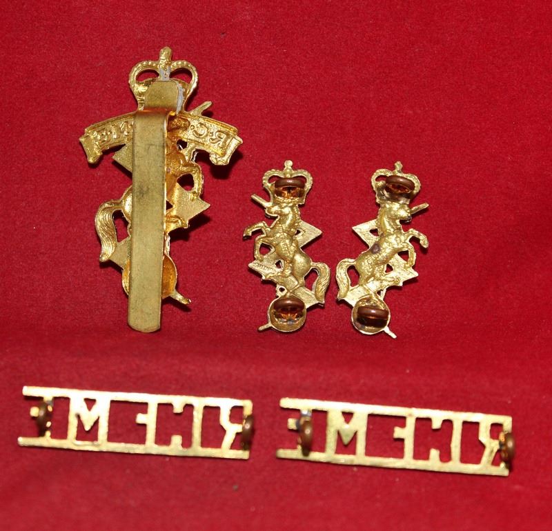 E10. RCEME Cap Badge / Collar Badge / Shoulder Title lot