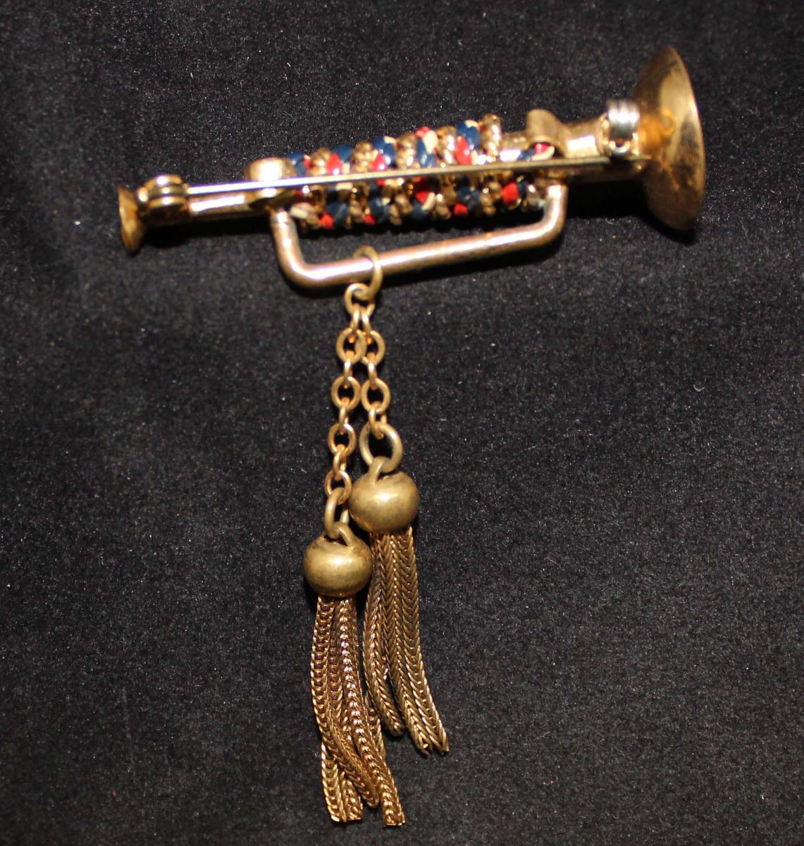 K6. Bugler's Sweetheart Pin