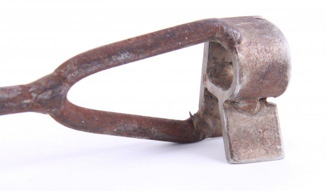 Antique branding iron rod with the letter "R". SIZE: