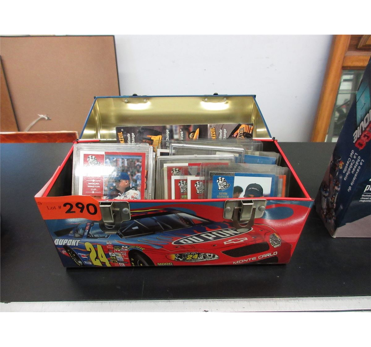 Jeff Gordon tin lunch box & trading cards