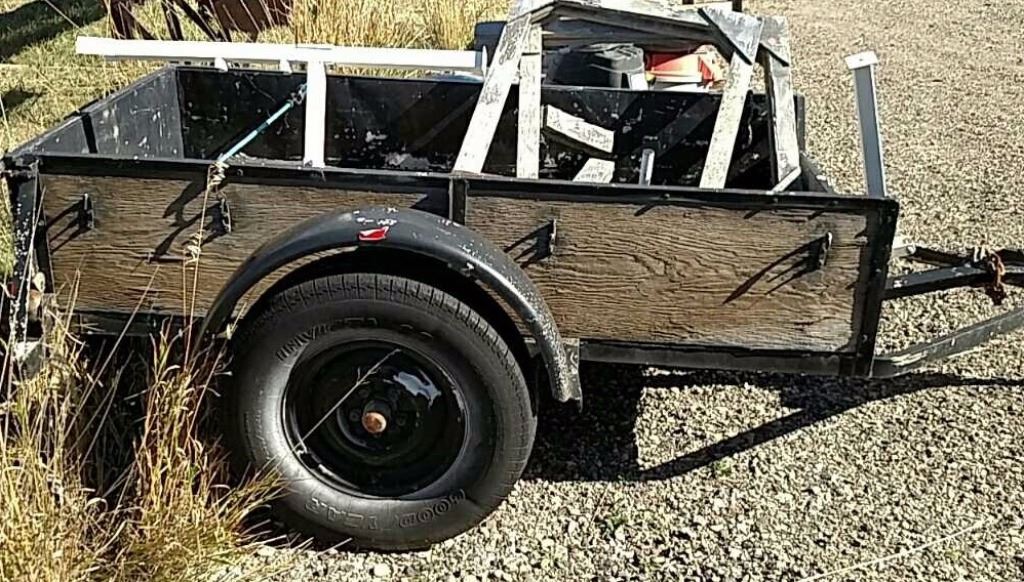 Small utility trailer. box 6'6"x 3'6"