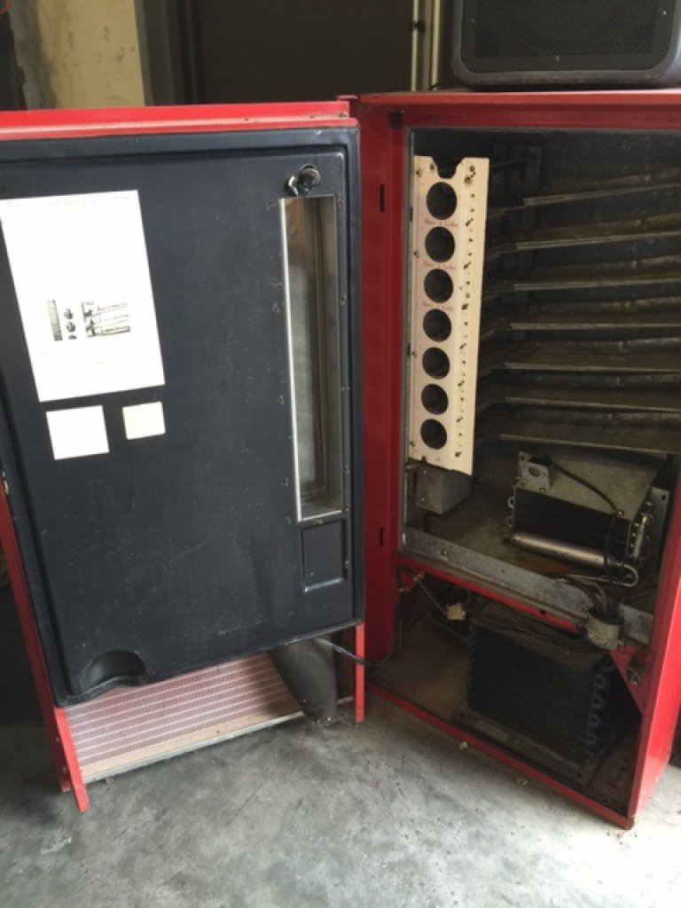 Vendo 63 Coca-cola Vending Machine Bottles, Model: H63c, Sn: 401041956