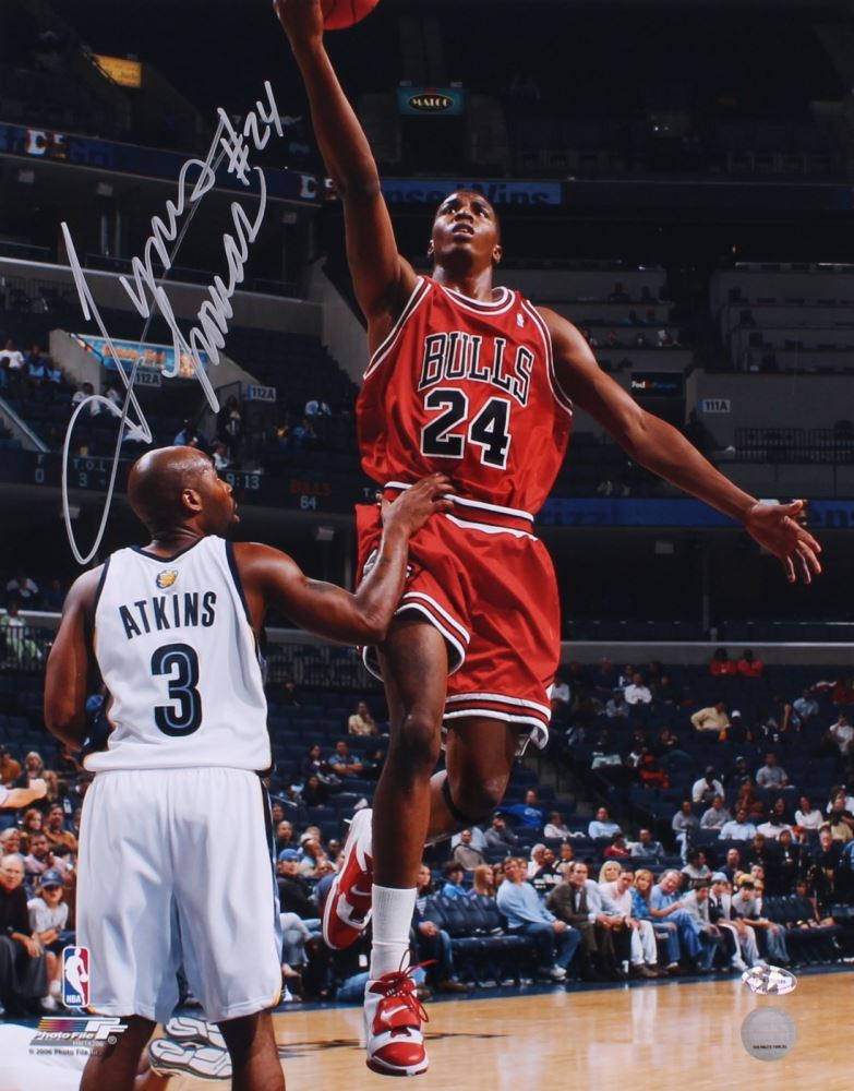 Tyrus Thomas Signed Bulls 16x20 Photo (Hollywood Collectibles COA)