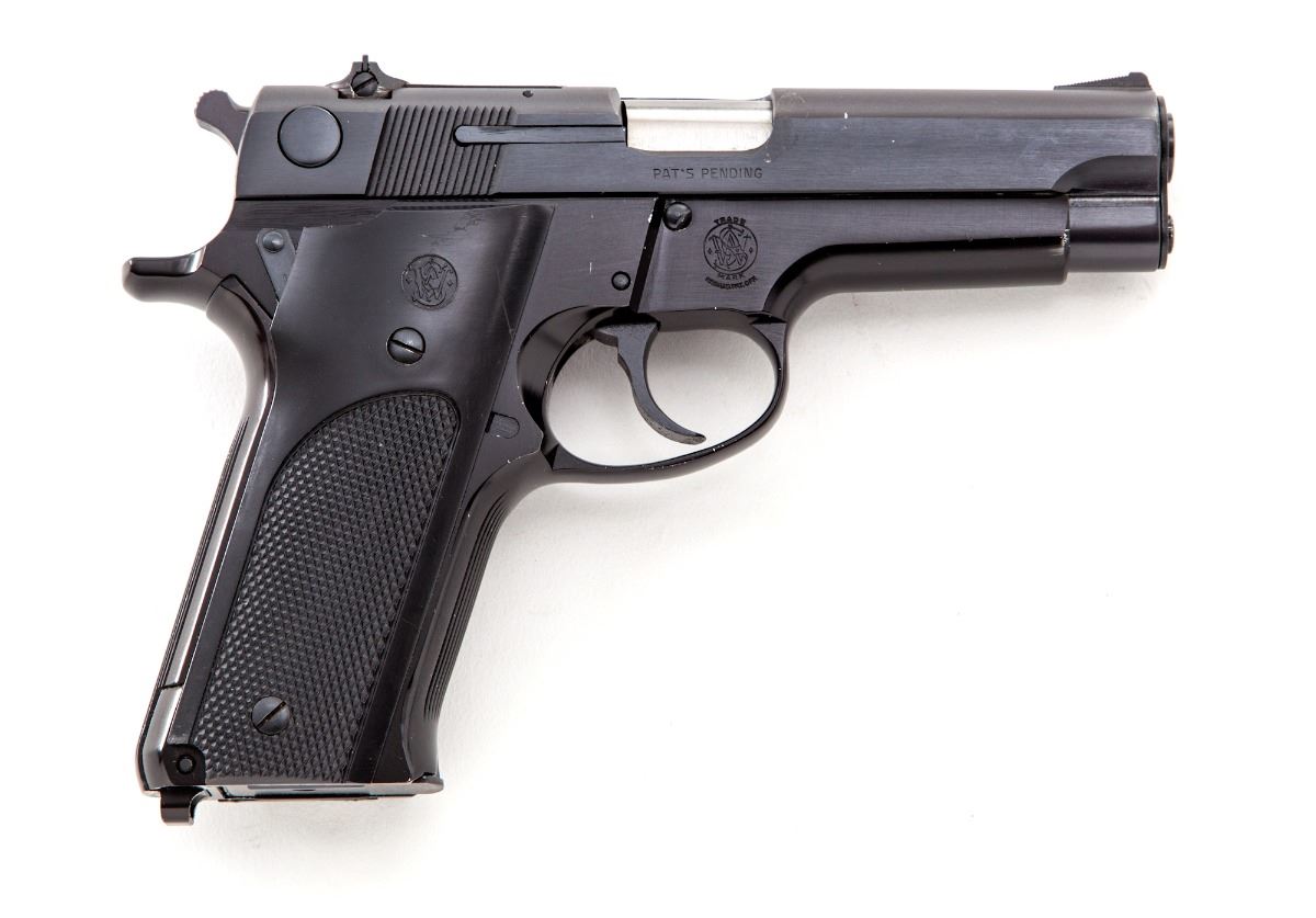 Smith & Wesson Model 59 Semi-Automatic Pistol