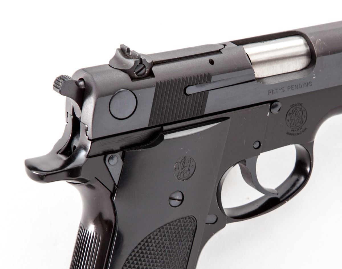 Smith & Wesson Model 59 Semi-Automatic Pistol