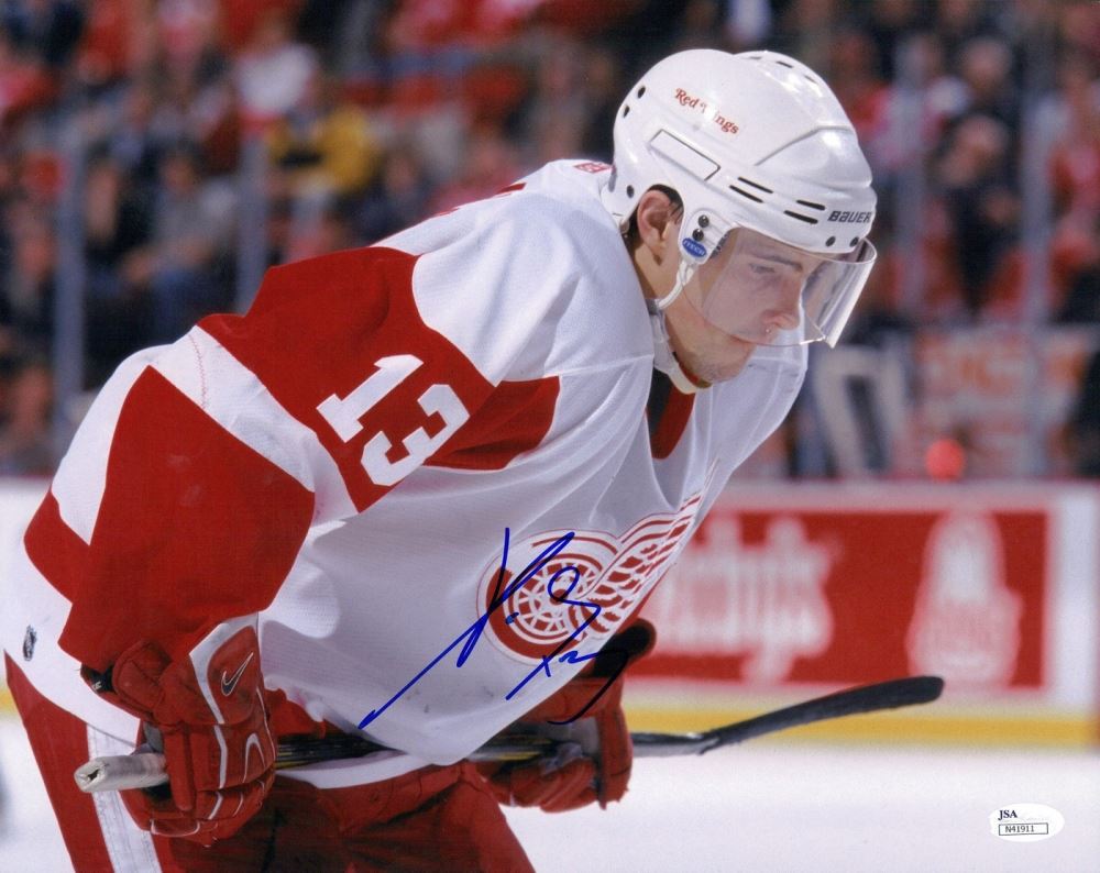 Pavel Datsyuk Signed Red Wings 11x14 Photo (JSA COA)
