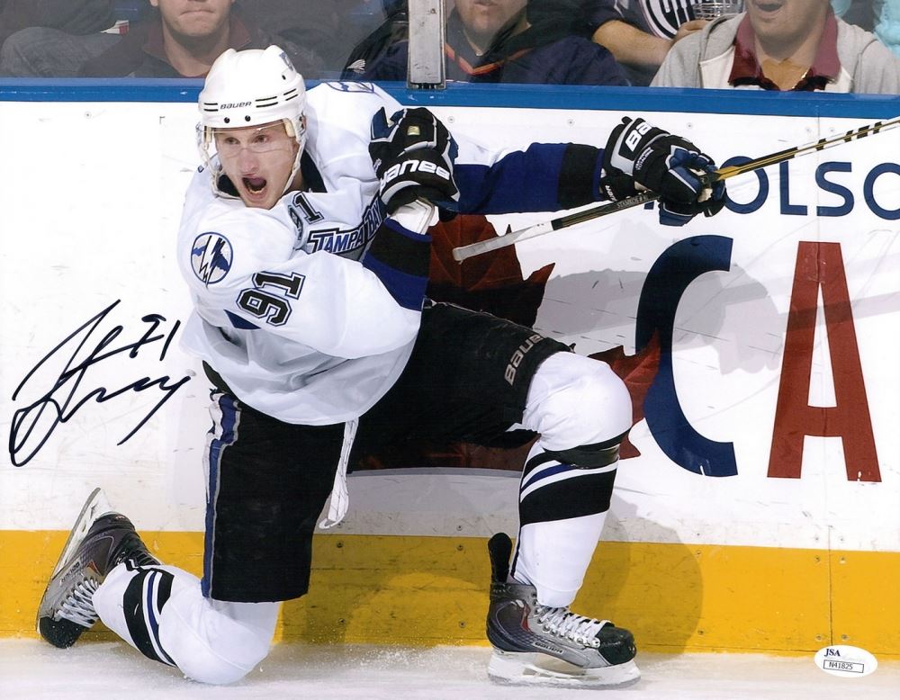 Steven Stamkos Signed Lightning 11x14 Photo (JSA COA)
