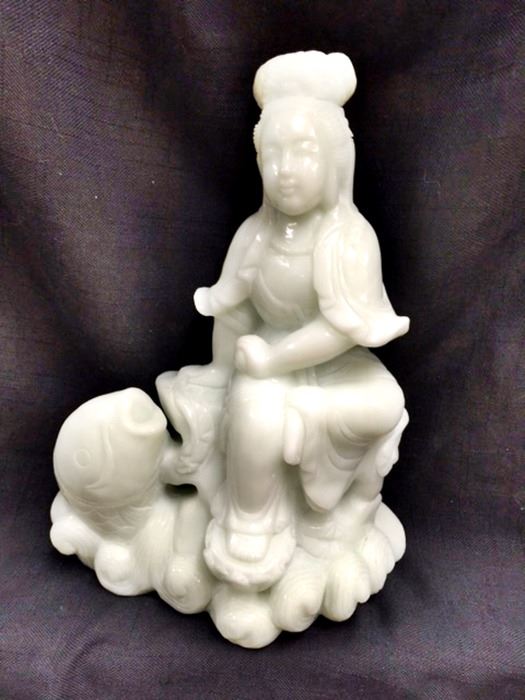 SERPENTINE Figure QWAN YIN Seated Peking Jade